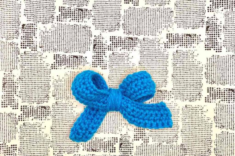 Easy Crochet Bow Pattern - Hook and Paper